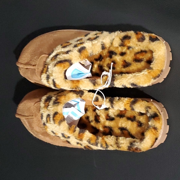 Shoes | Womens Leopard Print Slippers | Poshmark